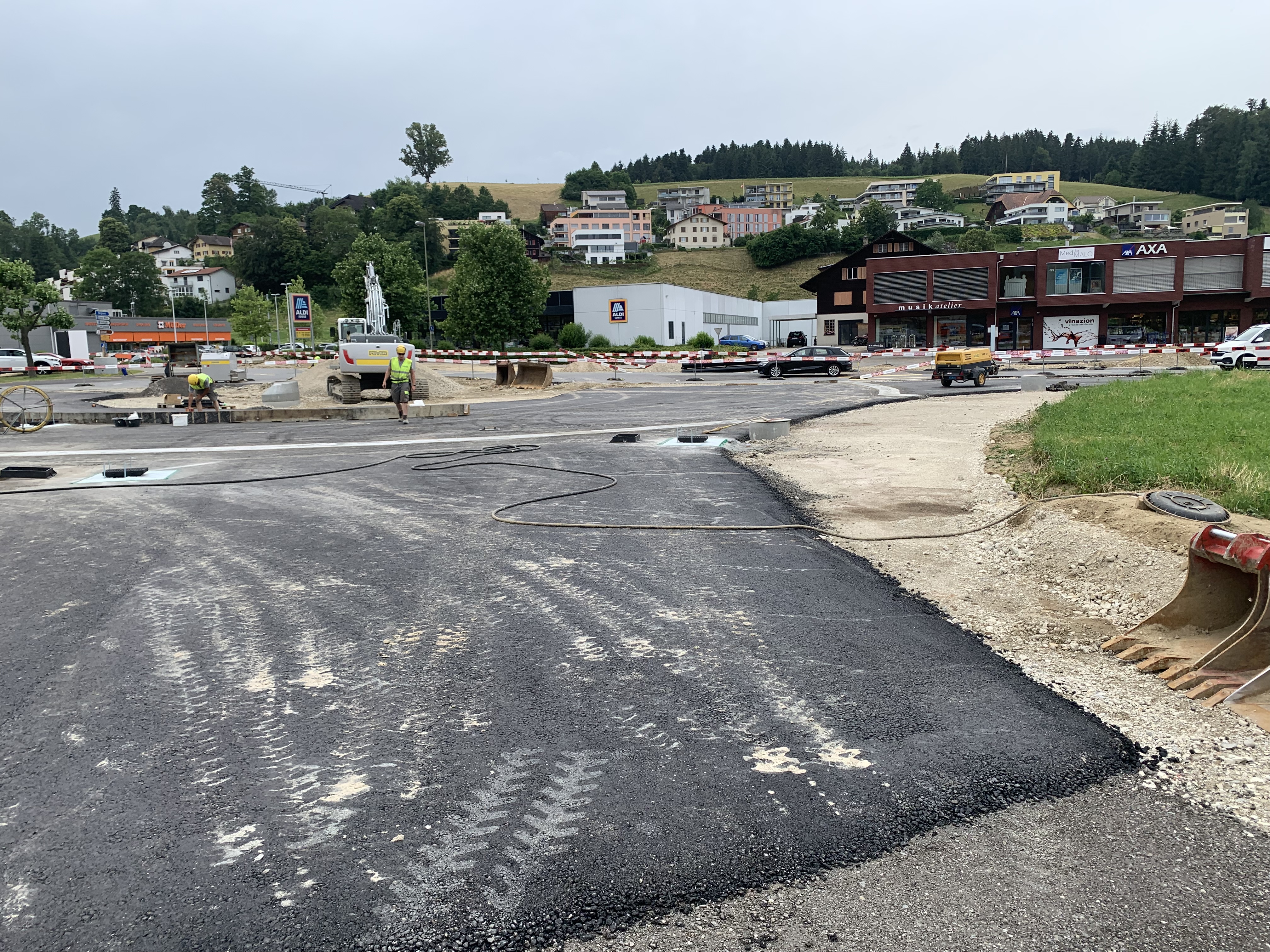 Willisau: Kreisel Grundmatt mit Bypass und Busspur - Kanton Luzern